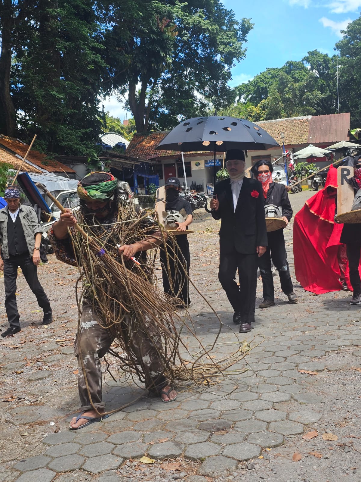 Bandung Darurat Korupsi: Bonbin Jadi Medan Perlawanan Warga - Semua ...